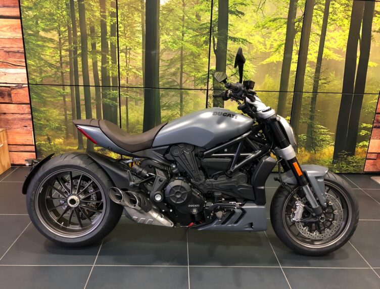 High Performance Motorcycles Deserve High Performance Porcelain - Minoli