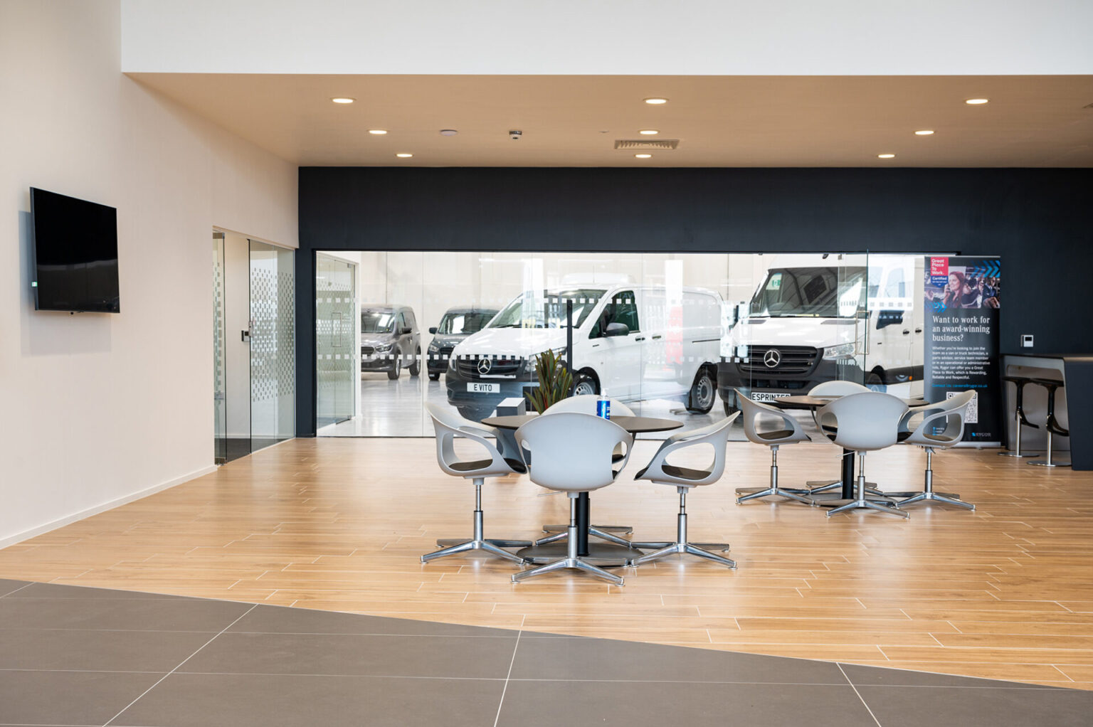 Mercedes-Benz - Vans & Commercial - Minoli