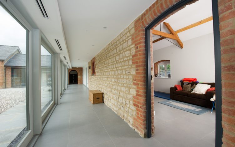 Stable Conversion, Oxfordshire - Minoli
